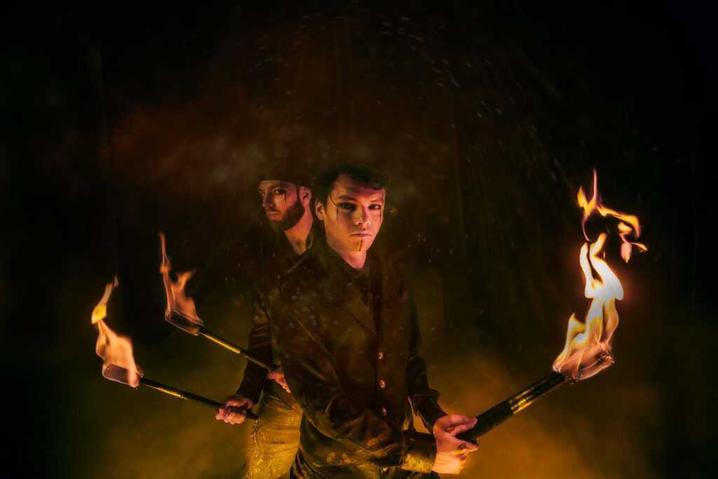 Vuurspuwer inhuren? - 🔥 StageHeat: vuur spuwer tot 4 meter! 🔥